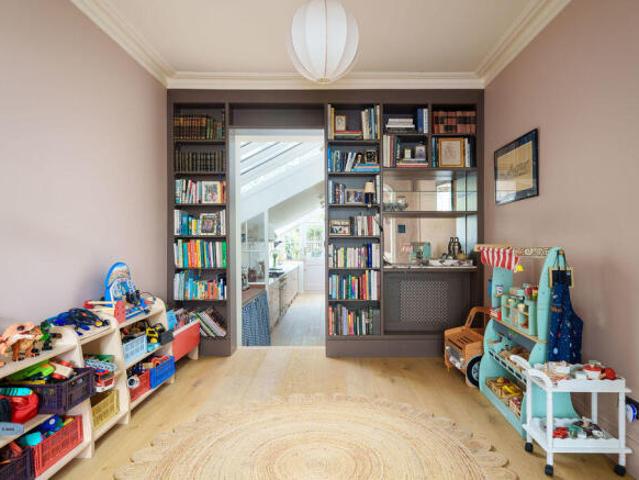 4 bedroom terraced house for sale in Bloemfontein Avenue W12
