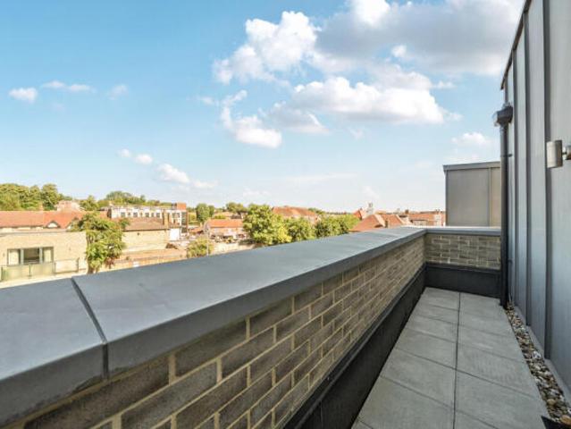 4 bedroom terraced house for sale in Bruce Grove, Orpington, BR6