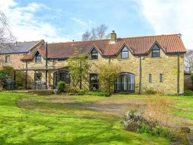 4 bedroom terraced house for sale in Brunton Lane, Brunton Bri.