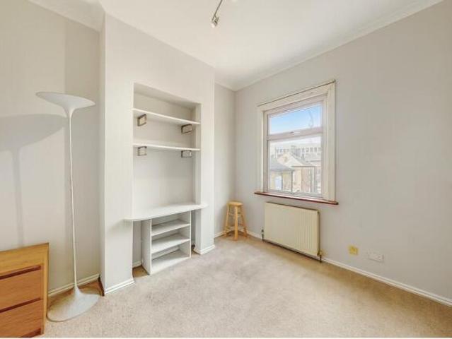 4 bedroom terraced house for sale in Brent View Road, London, NW9