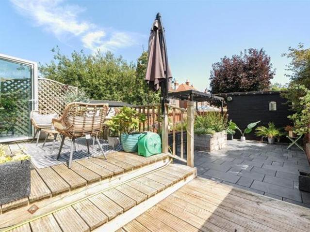 4 bedroom terraced house for sale in Broadwater Road, Worthing, BN14 8AE, BN14