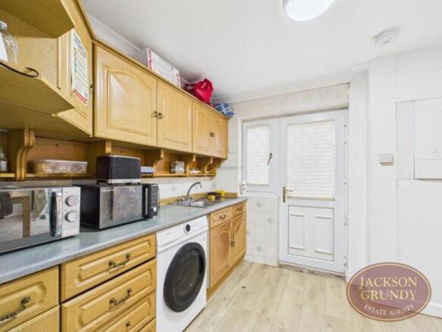 4 bedroom terraced house for sale in Broadmead Avenue, Spinney Hill, NN3 2RP, NN3