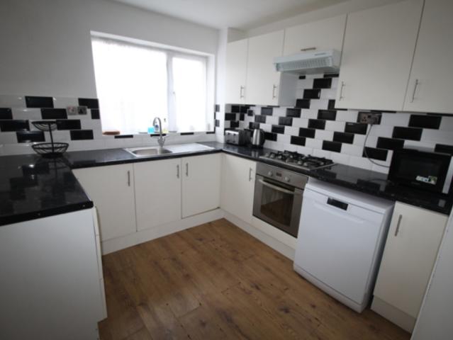 4 bedroom terraced house for sale in Buckley Road, Leamington Spa, CV32