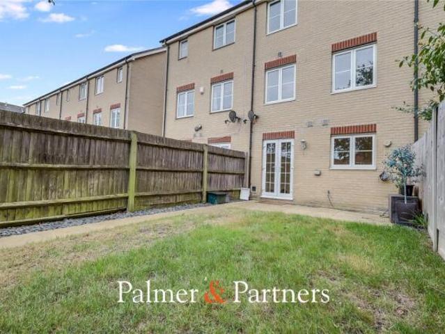 4 bedroom house for sale in Burghley Way, Chelmsford, Essex, CM2