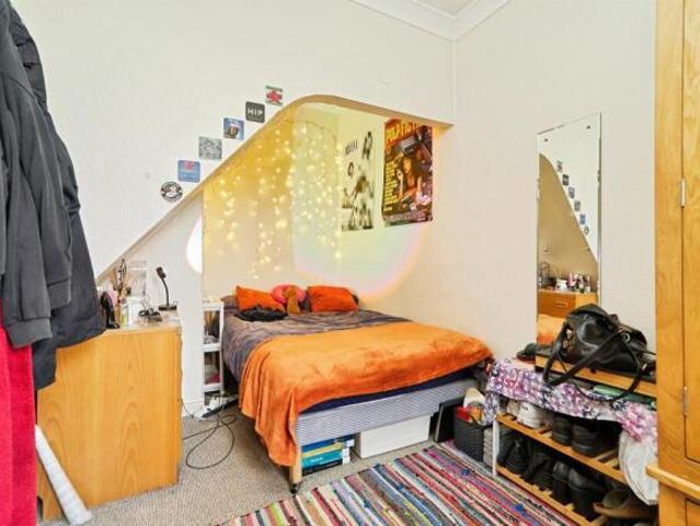 4 bedroom terraced house for sale in Burley Lodge Road, Leeds, LS6