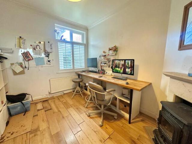 4 bedroom terraced house for sale in Garrick Road, Abington, NN1