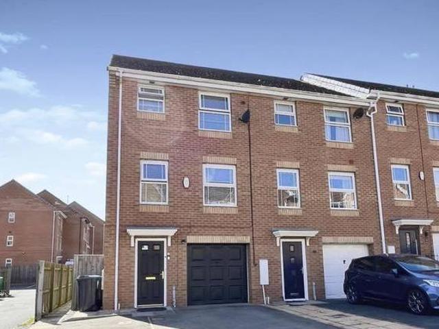 4 bedroom terraced house for sale in Grenaby Way Seaham SR7