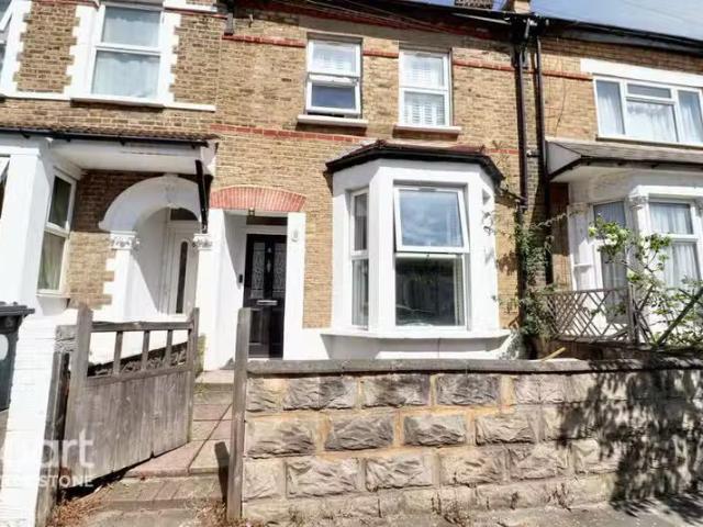 4 bedroom terraced house for sale in Grove Road, London, E11