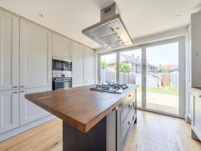 4 bedroom terraced house for sale in Grove Road, Mitcham, CR4