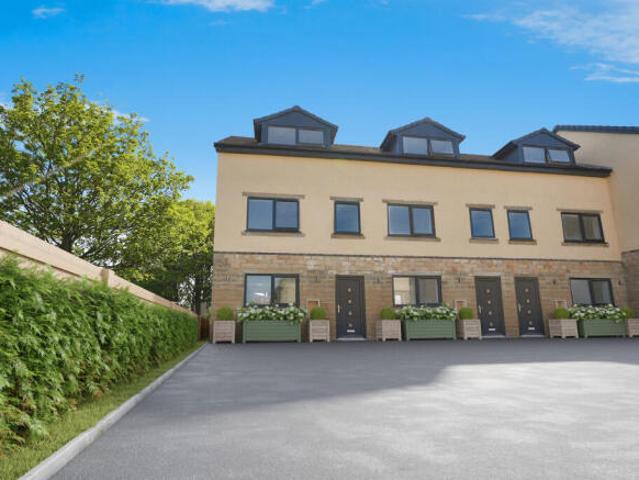 4 bedroom terraced house for sale in Dovesdale Road, Bradford, BD5