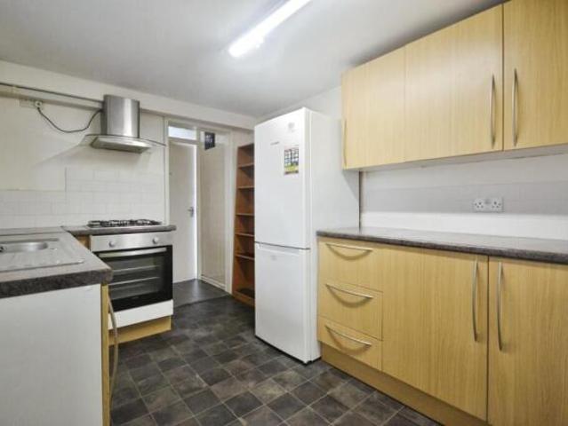 4 bedroom terraced house for sale in Donnington Road, Reading, RG1