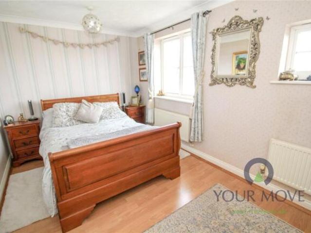 4 bedroom terraced house for sale in Dorsey Drive, Bedford, Bedfordshire, MK42