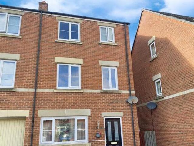 4 Bedroom Terraced House For Sale In Darnhill, Sheffield