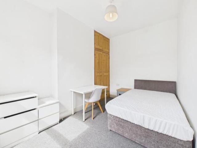 4 bedroom terraced house for sale in Derby Road, Abington, NN1 4JS, NN1