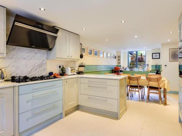 4 bedroom terraced house for sale in Earl Street, Cambridge, CB1