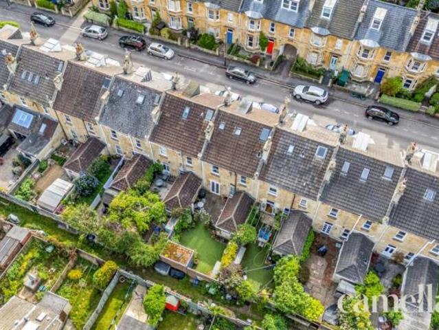 4 bedroom terraced house for sale in Foxcombe Road, Bath, BA1