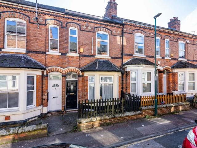 4 bedroom terraced house for sale in Forest Grove, Nottingham, NG1
