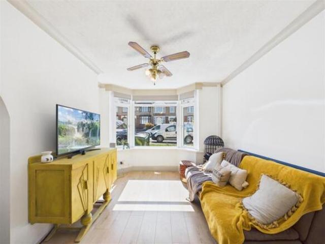 4 bedroom terraced house for sale in Forknell Avenue, Wyken, Coventry * FOUR BEDROOMS / MASTER EN SUITE *, CV2