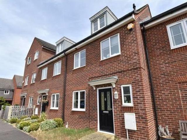 4 bedroom terraced house for sale in Fawn Drive Aldershot Hampshire GU12