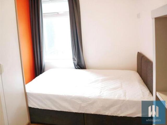 4 bedroom terraced house for sale in Fenton Road, Lockwood, Huddersfield, HD1