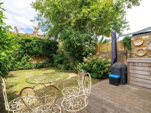 4 bedroom terraced house for sale in Fernhurst Road, London, SW6