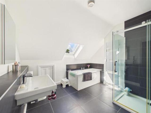 4 bedroom terraced house for sale in Ferriby Road, Hessle, HU13