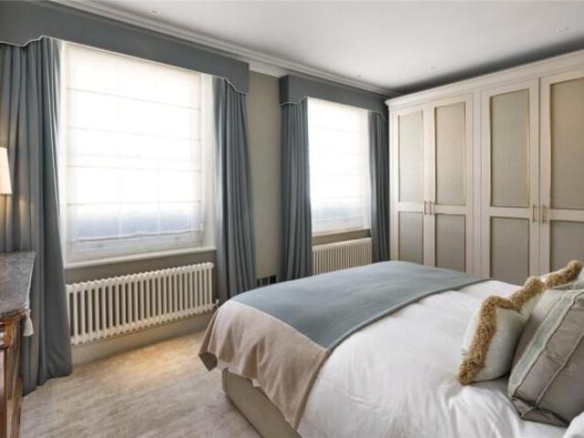 4 bedroom terraced house for sale in First Street, London, SW3