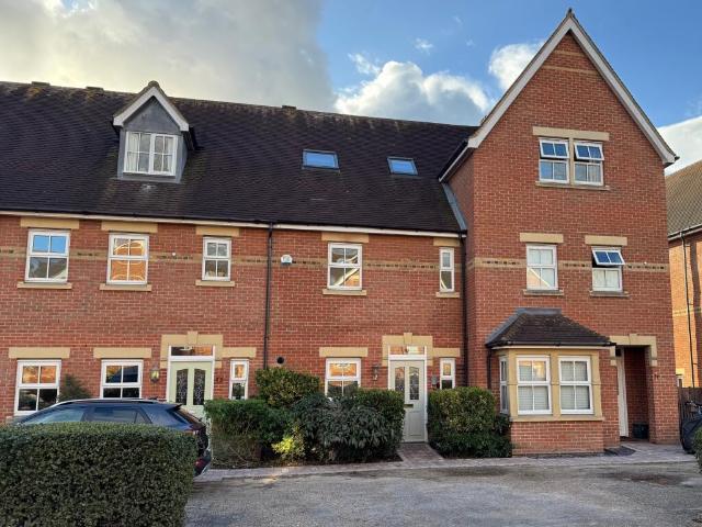 4 bedroom terraced house for sale in Frenchay Road, Oxford, OX2