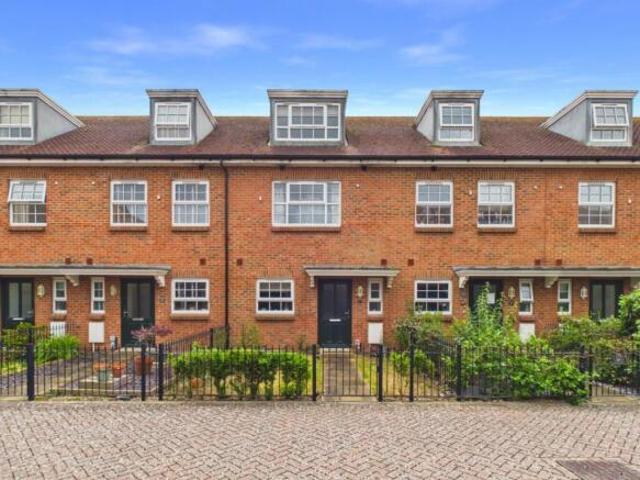 4 bedroom terraced house for sale in Kings Mews, Worthing, BN11 2FF, BN11