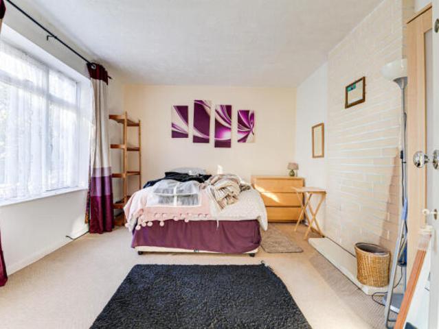 4 bedroom terraced house for sale in Holyrood Crescent, St Albans, AL1