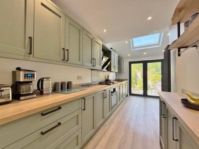 4 bedroom terraced house for sale in Hawthorn Crescent, Cosham, Portsmouth, PO6