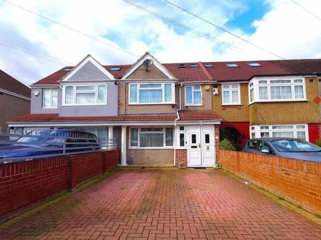 4 Bedroom Terraced House For Sale In Hayes, Greater London