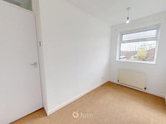 4 bedroom terraced house for sale in Hallam Close, Bessacarr, Doncaster, DN4