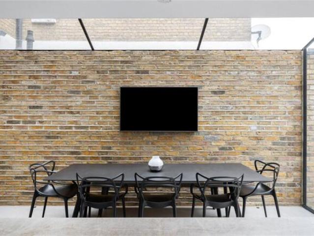 4 bedroom terraced house for sale in Hambalt Road, SW4