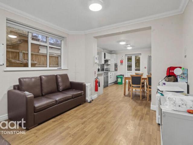 4 bedroom terraced house for sale in Harold Road, London, E11