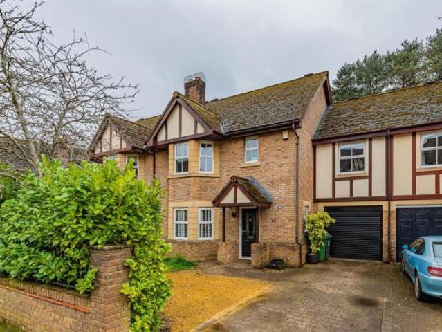 4 bedroom terraced house for sale in Nant Y Wedal, Heath, Cardiff, CF14