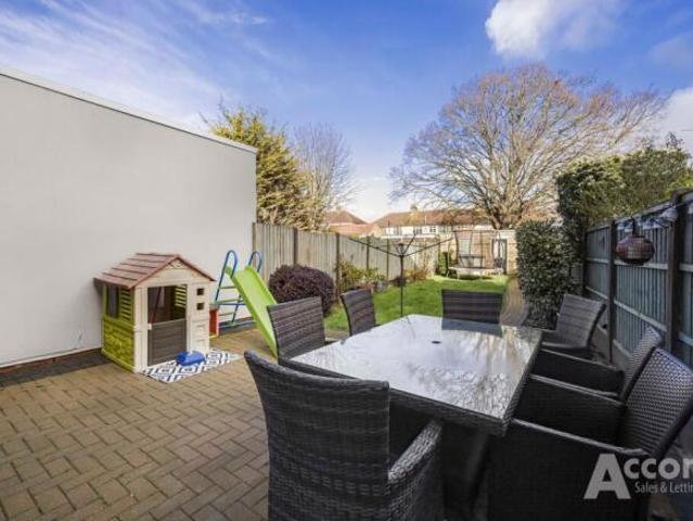 4 bedroom terraced house for sale in Heather Glen, Romford, RM1