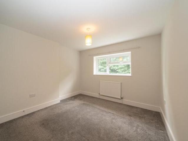 4 bedroom terraced house for sale in Heathfield Close, Caddington, LU1