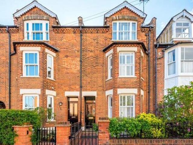 4 Bedroom Terraced House For Sale In Hitchin, Hertfordshire