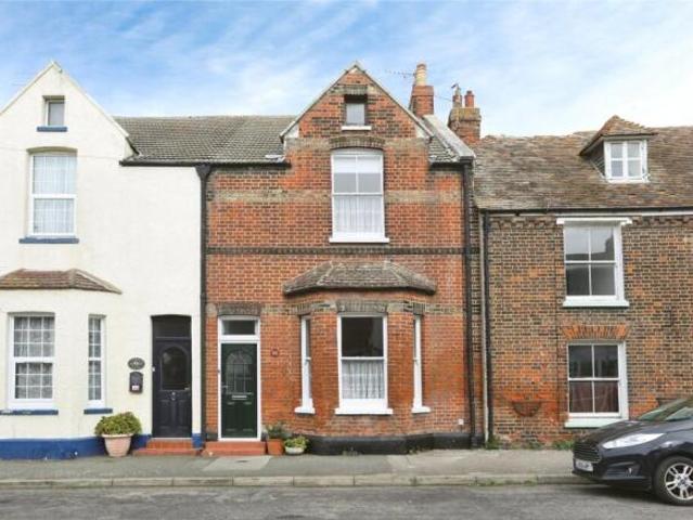 4 bedroom terraced house for sale in High Street, Queenborough, Kent, ME11