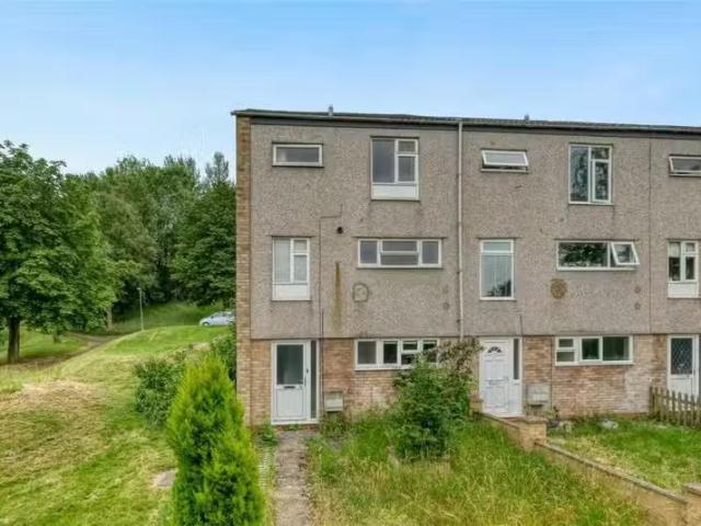 4 bedroom terraced house for sale in Highland Way, Greenlands.