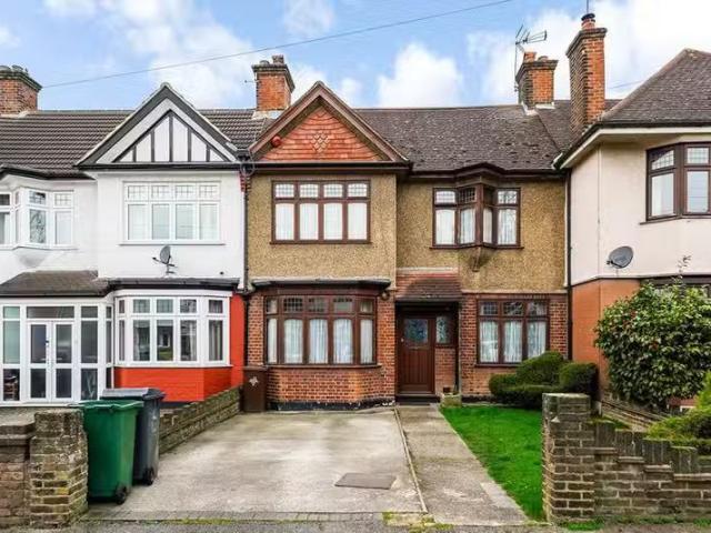 4 bedroom terraced house for sale in Hurst Avenue, Chingford, E4