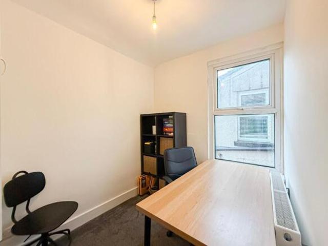 4 bedroom terraced house for sale in Jubilee Drive, Liverpool, L7