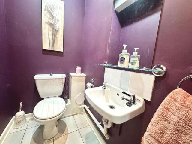 4 bedroom terraced house for sale in Junction Road, Northampton, NN2