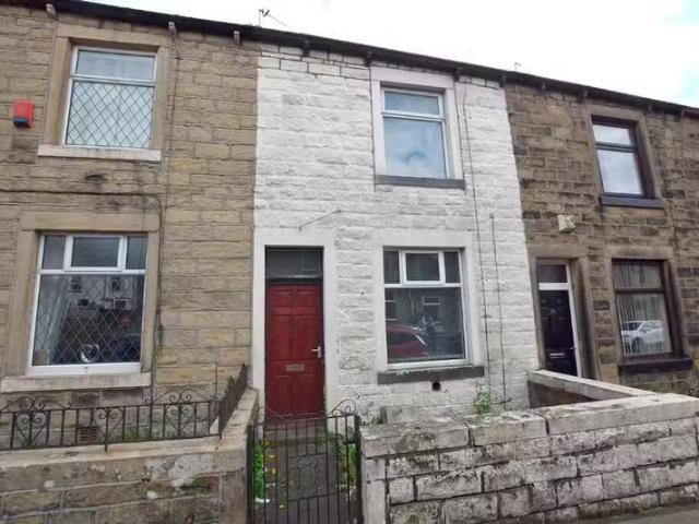 4 bedroom terraced house for sale in Oak Street, Colne, Lancas.