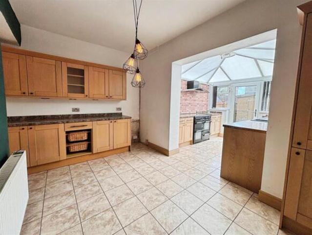 4 bedroom terraced house for sale in Oakdale Avenue, Wibsey, BD6 1RN, BD6