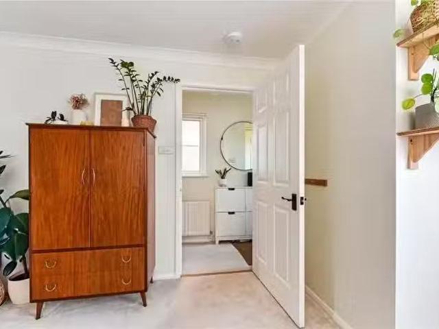 4 Bedroom Terraced House For Sale In Old School Road, Liss, Ha.