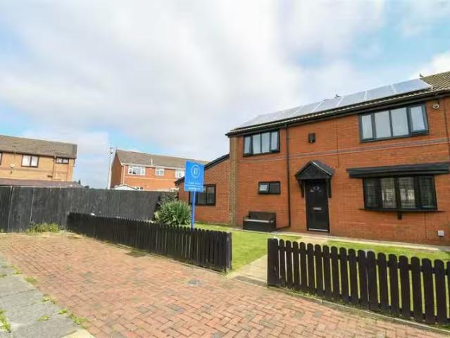 4 bedroom terraced house for sale in Olivia Mews, Prenton, Wir.