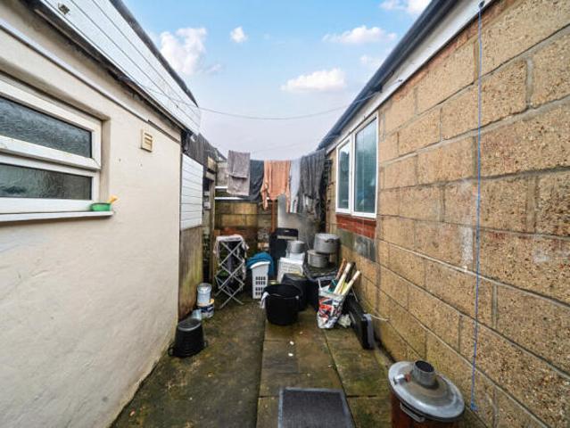 4 bedroom terraced house for sale in Oxford Avenue, Southampton, Hampshire, SO14