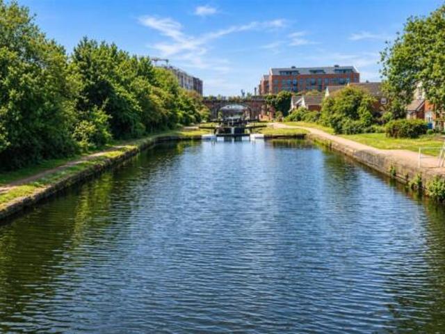 4 bedroom terraced house for sale in Lockfields View, Liverpool, L3